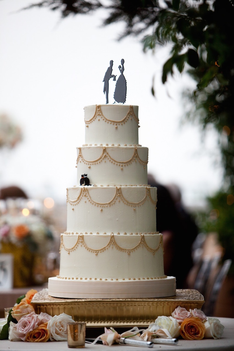 Cakes & Desserts Photos - Round Cake with Scalloped Design - Inside ...