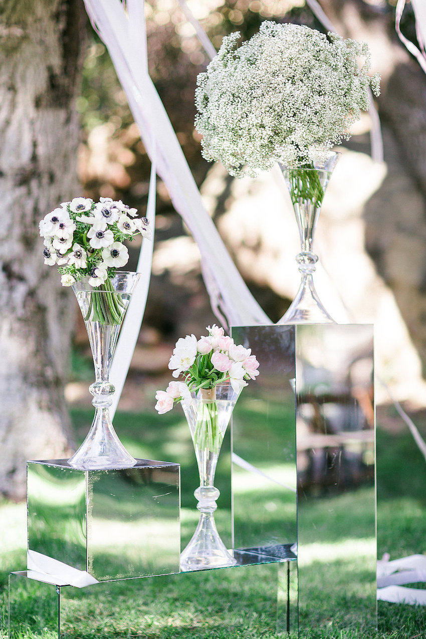 Beautiful Ways to Incorporate Mirrors Into Your Wedding Décor