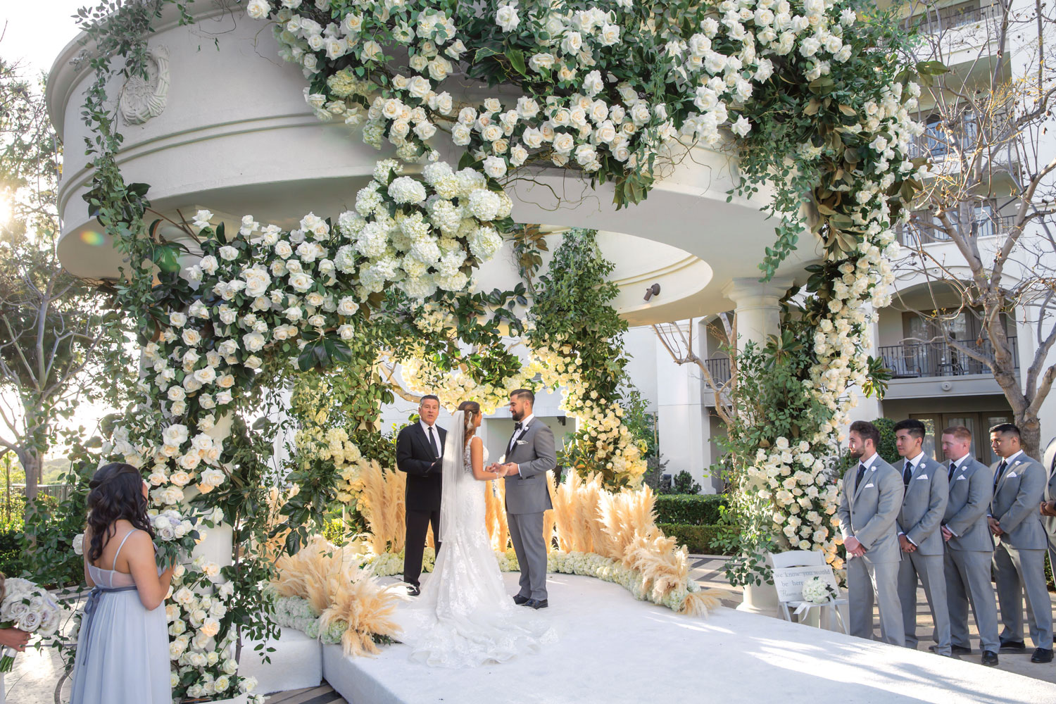 Preview the Spring 2019 Issue of Inside Weddings Magazine